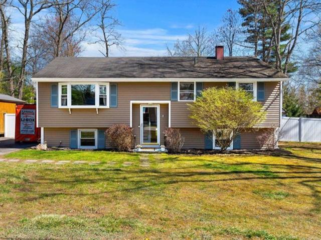 15 Bradford Dr, Merrimack, NH 03054