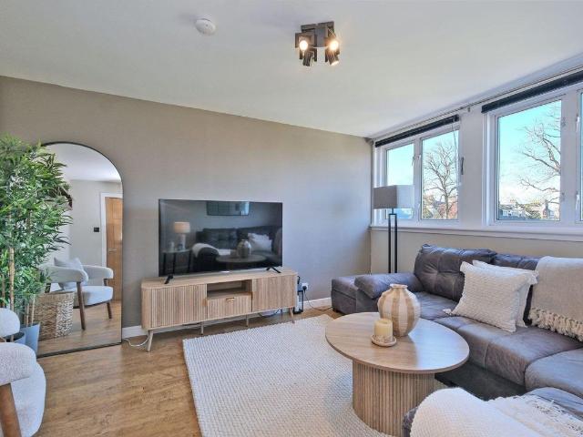 15 Brighton Place, Aberdeen AB10, 2 bed flat to rent, £950 pcm | PrimeLocation