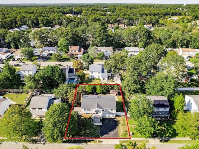 15 Bristlecone Dr, Howell, NJ 07731