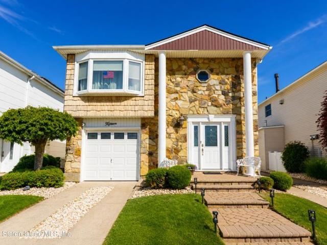 15 Brunswick St, Staten Island, NY 10314