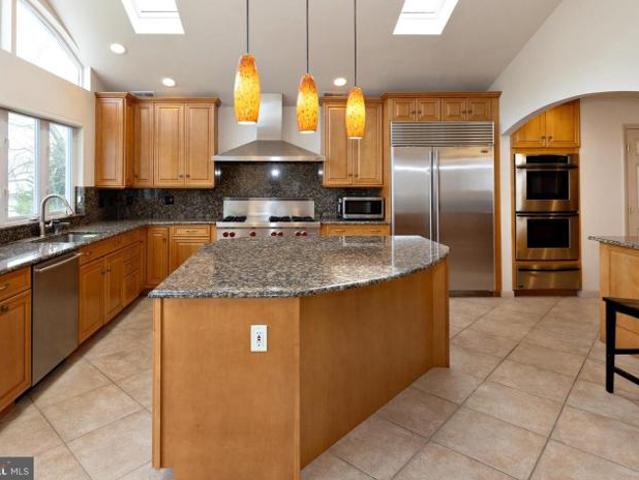 15 Bucknell Dr, Cherry Hill, NJ 08034