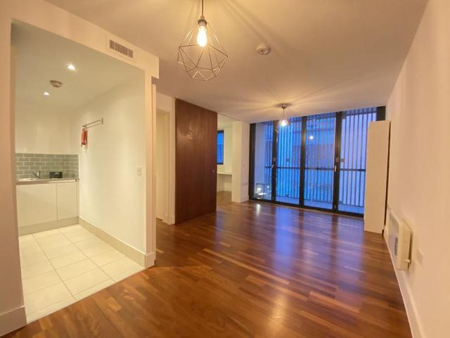 15 Burton Place, Manchester, M15 2 bed apartment to rent £1,225 pcm £283 pw