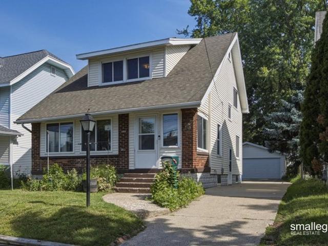 15 Burr Oak St NW, Grand Rapids, MI 49505