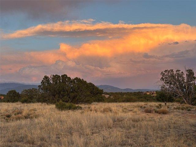 15 Camino Del Cielo Walk W, Santa Fe, NM 87506
