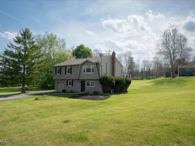 15 Carol Dr