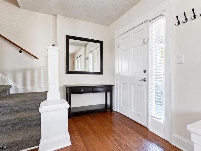 15 Center St