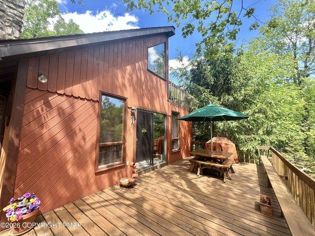 15 Chalet Ct, Lake Harmony, PA 18624