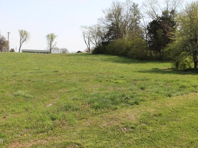 15 Cherokee Circle Dr, Sevierville, TN 37862