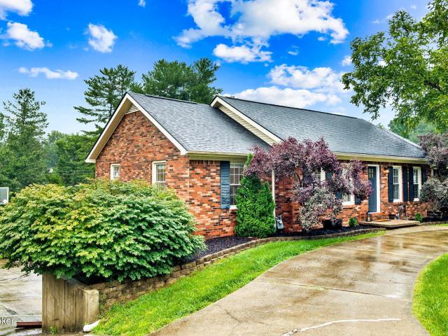 15 Cherokee Dr