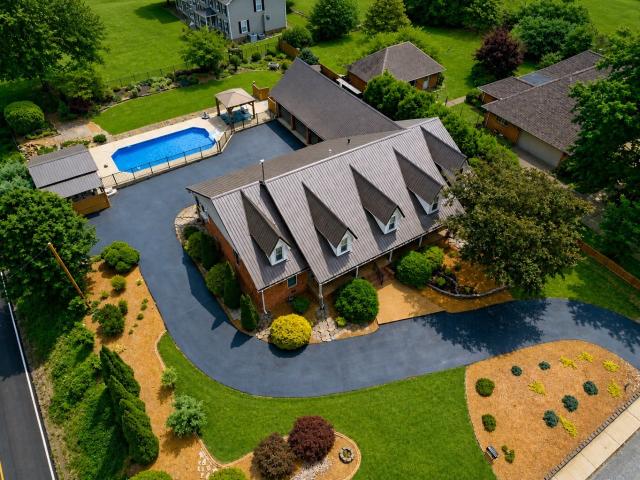 15 Chesapeake Dr