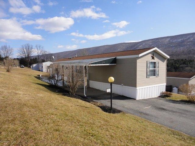 15 Chestnut Ridge Cir, Kunkletown, PA 18058