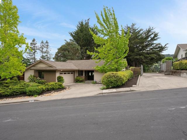15 Christopher Ct