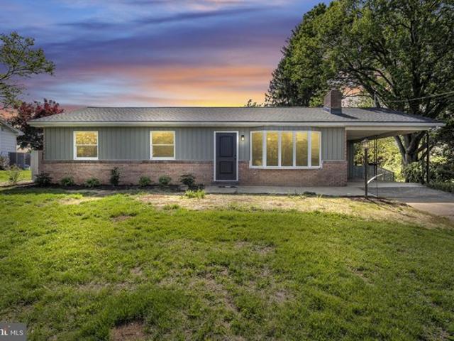 15 Circle Dr, Mechanicsburg, PA 17055