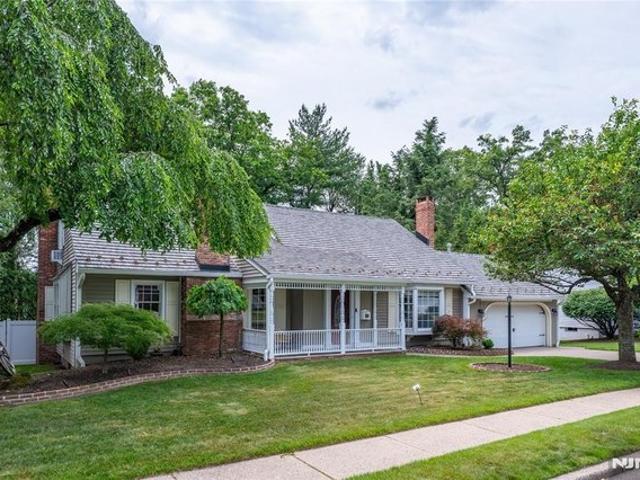 15 Congress Rd, Emerson, NJ 07630