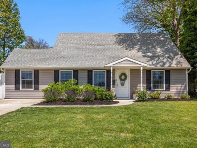15 Cobalt Ridge Dr S, Levittown, PA 19057