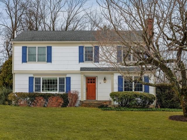 15 Columbia Dr