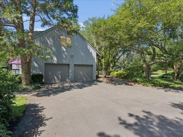 15 Copper Vail Ct