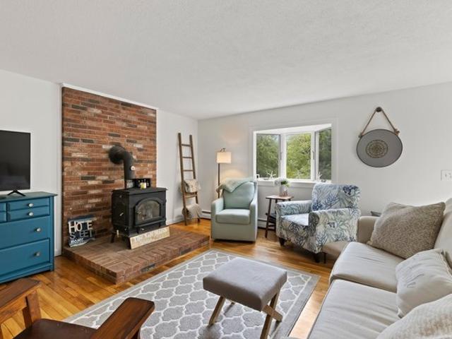 15 Courtland Dr, Sandwich, MA 02537