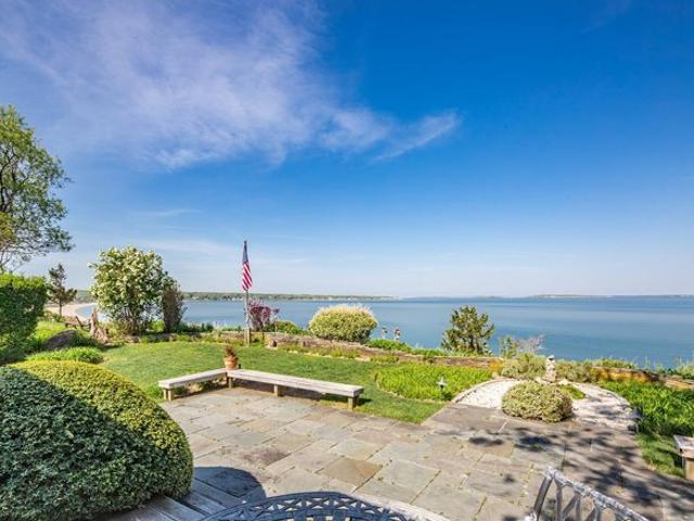 15 Cliff Dr, Sag Harbor, NY 11963