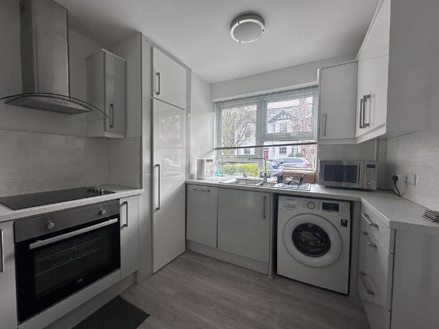 15 Cromwell Road, London SW19, 3 bed flat to rent, £2,100 pcm | PrimeLocation
