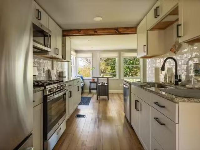 15 Cranch St. Weymouth, MA 02189 15 Cranch St #NA