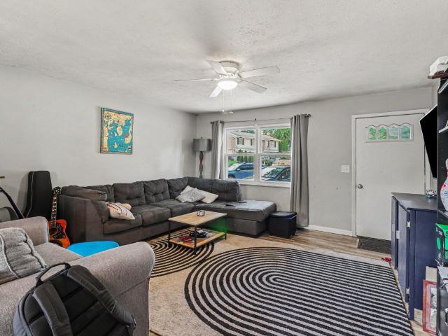 15 Creekside Circle