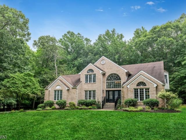 15 Crescent Ridge Rd