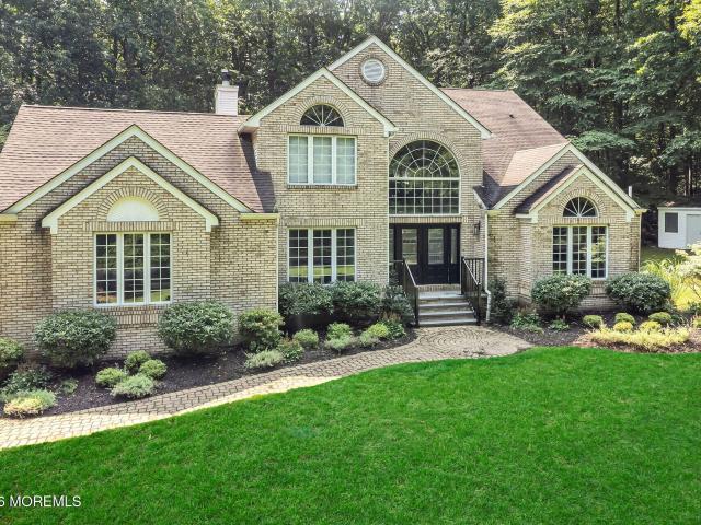 15 Crescent Ridge Road