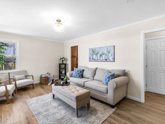 15 Crestmont St, Springfield, MA 01108 | MLS #73510 | Compass