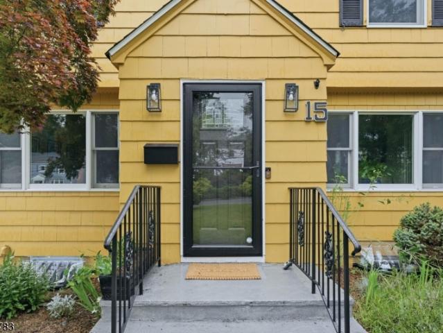 15 Crystal Ave