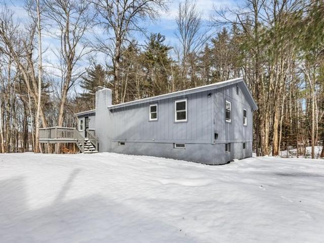 15 Davis Dr, Barnstead, NH 03225