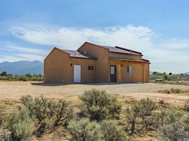 15 Day Ln, El Prado, NM 87529