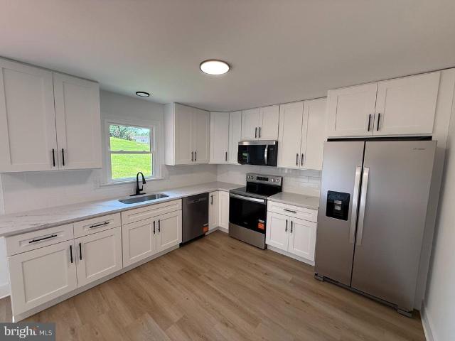 15 Den Mar Drive