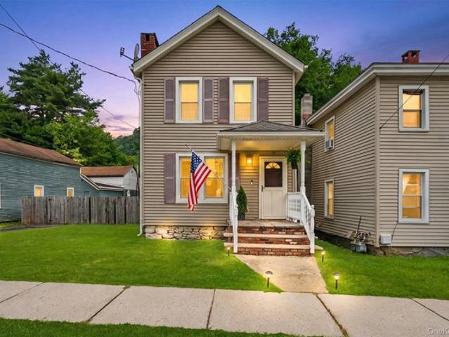 15 Delaware St, Port Jervis, NY 12771