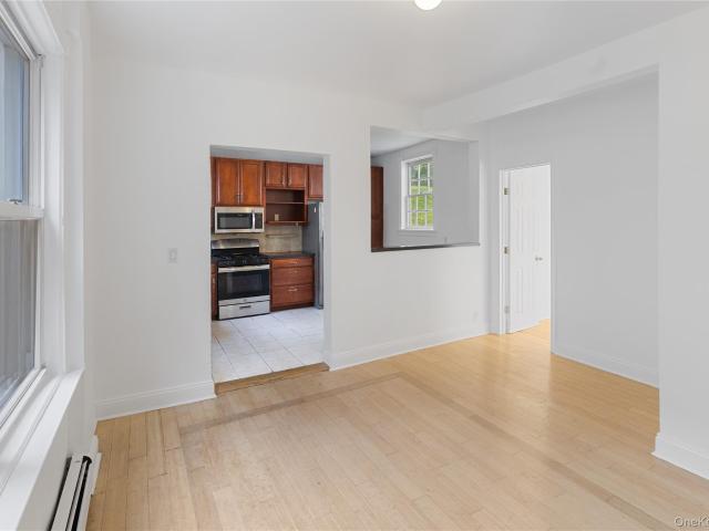 15 Desmond Avenue