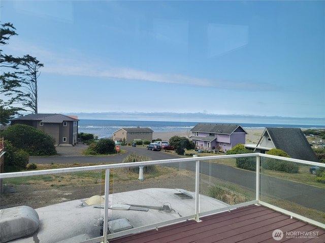 15 Diamond Dr, Pacific Beach, WA 98571