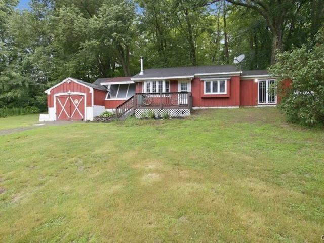 15 Dillon Dr, Parish, NY 13131
