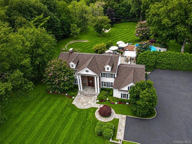 15 Dogwood Hl, Brookville, NY 11545
