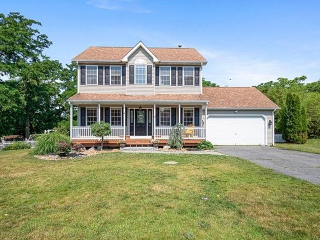 15 Dolphin Cir, Somerset, MA 02726