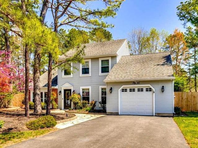 15 Doral Ct, Marlton, NJ 08053