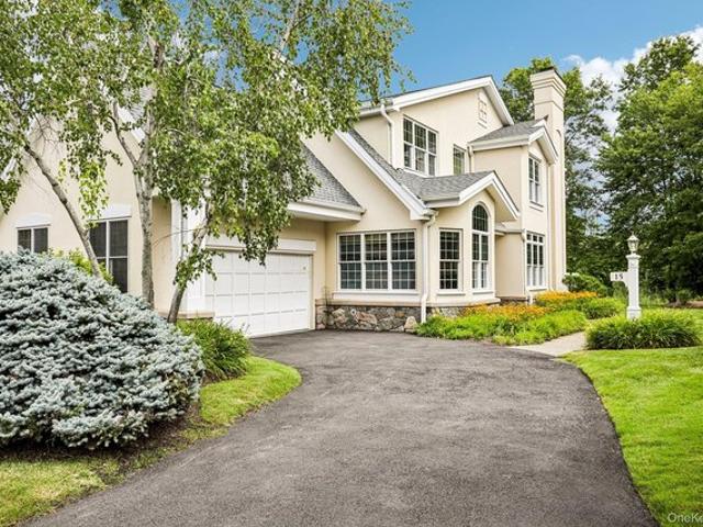 15 Doral Greens Dr E, Rye Brook, NY 10573