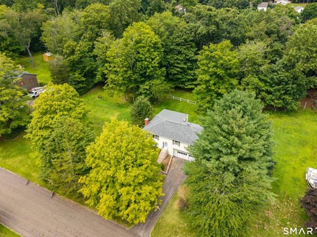 15 Driftwood Ln, North Branford, CT 06471