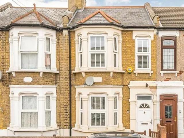 15 Durham Road, London, E16 4NF, United Kingdom | 2 bed townhouse for rent #122309550 | Rentberry