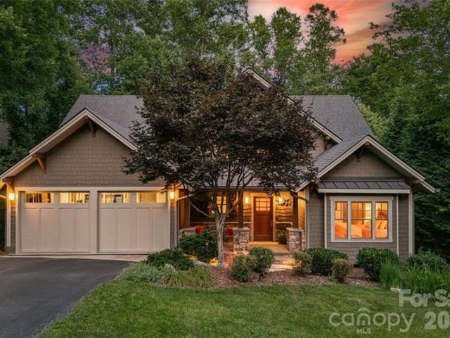 15 E Owl Creek Ln, Fairview, NC 28730