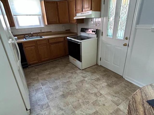 15 E Avon Road