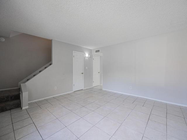 15 E Carter Drive