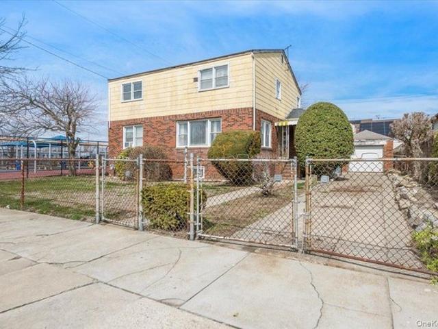 15 E Hudson St, Long Beach, NY 11561