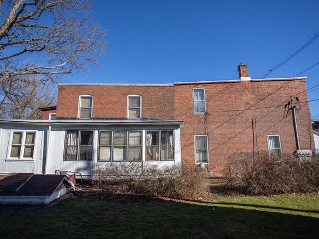 15 E Hill Rd, Covington, PA 16917