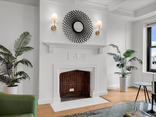 15 E Kirby Street # 504