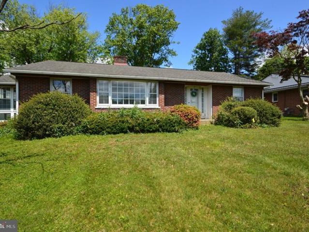 15 E Locust St, Oxford, PA 19363